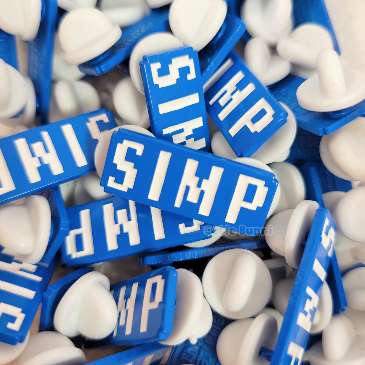 Simp Mini Enamel Pin – Cutie Bunni